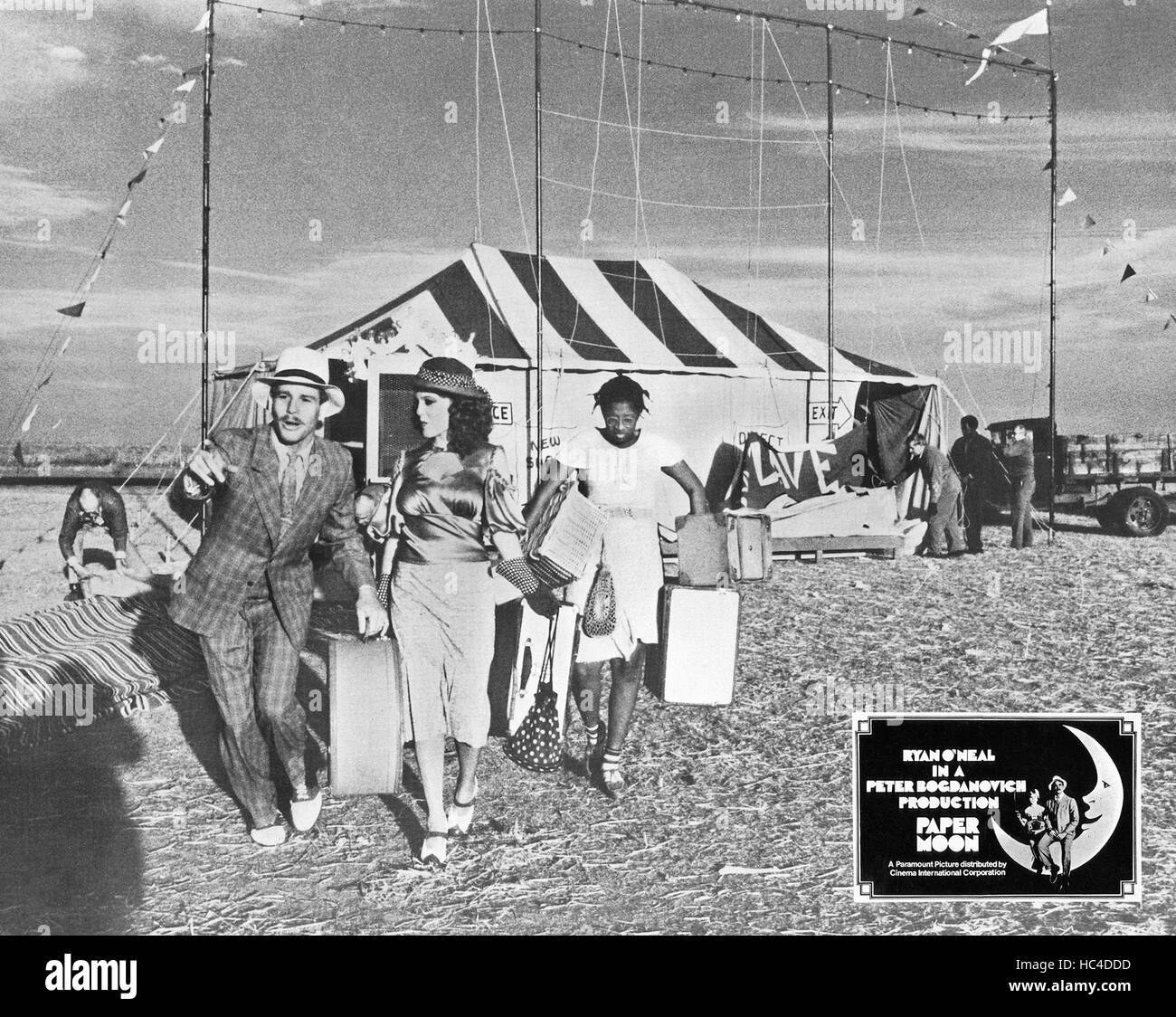 PAPER MOON, from left: Ryan O'Neal, Madeline Kahn, P.J. Johnson, 1973 ...