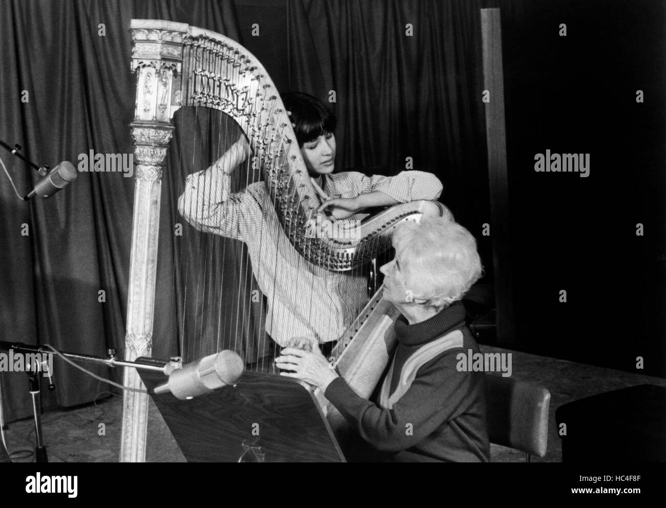 THE PARTY, (aka LA BOUM), Sophie Marceau, Denise Gray, 1980 Stock Photo ...