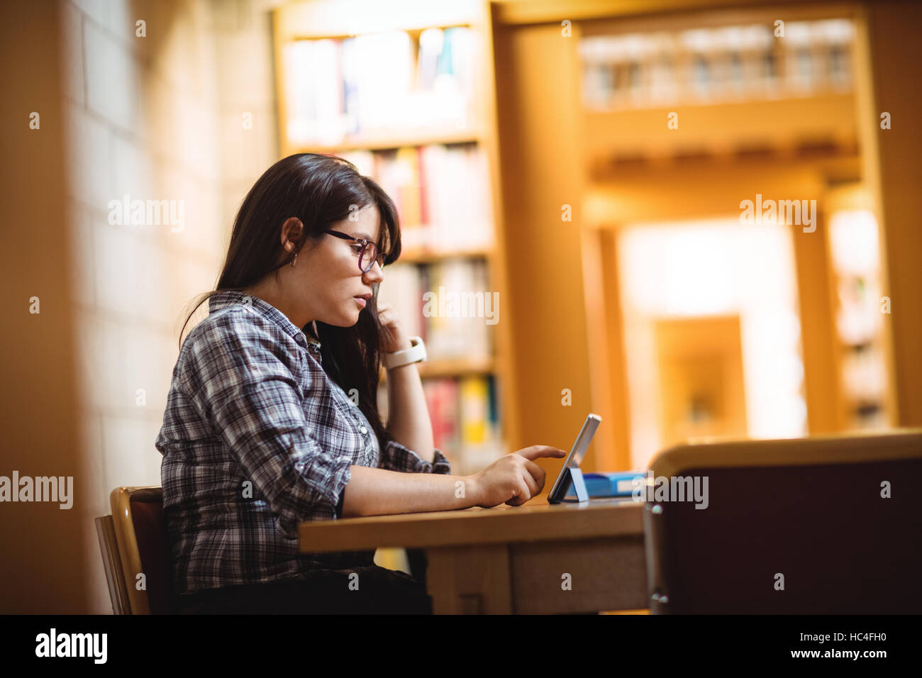 Beautiful student using tablet pc hi-res stock photography and images ...