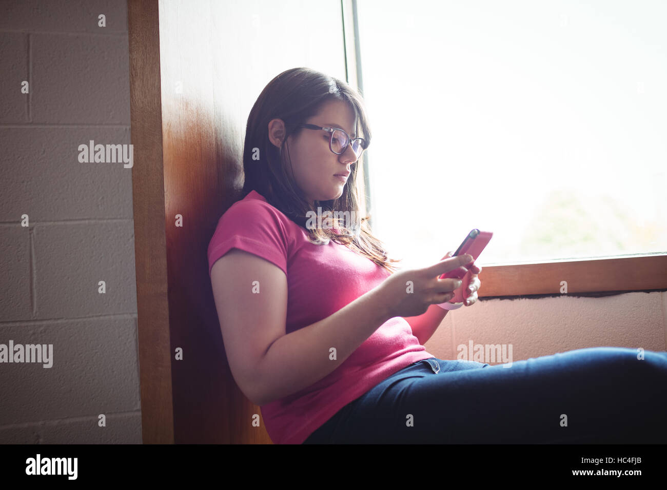Female using smartphone typing hi-res stock photography and images - Alamy