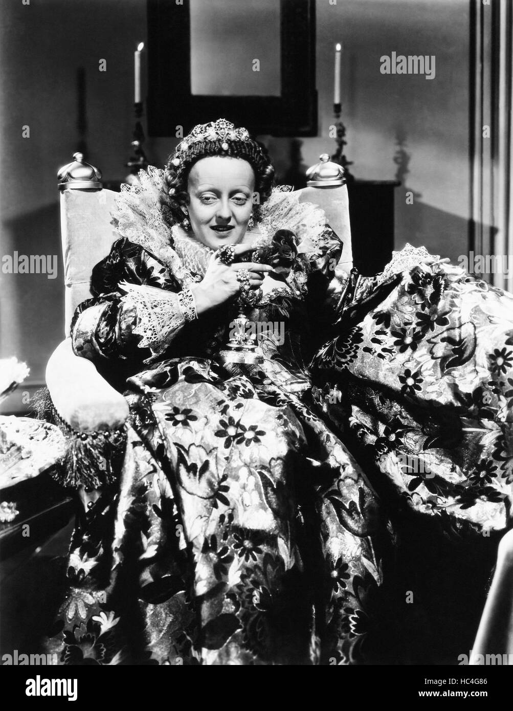 THE PRIVATE LIVES OF ELIZABETH AND ESSEX, Bette Davis as Queen ...