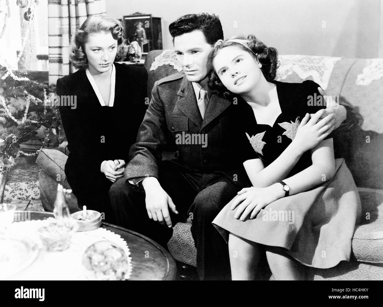 PRIDE OF THE MARINES, from left: Ann Doran, John Garfield, Ann E. Todd ...