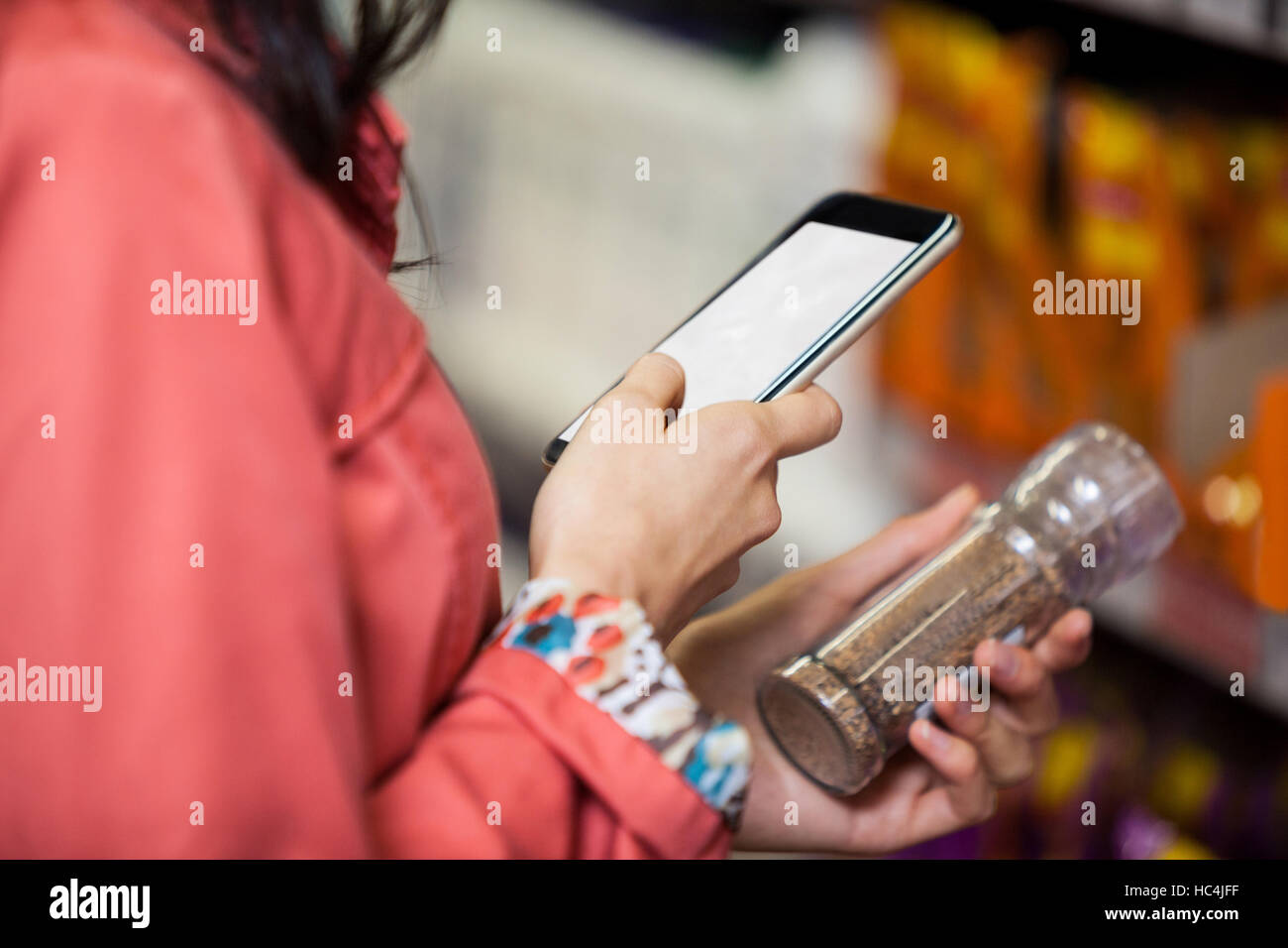 Mobile grocery shopping hi-res stock photography and images - Alamy