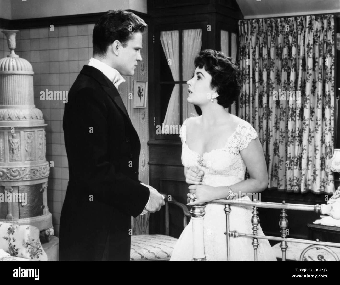 RHAPSODY, from left, John Ericson, Elizabeth Taylor, 1954 Stock Photo ...