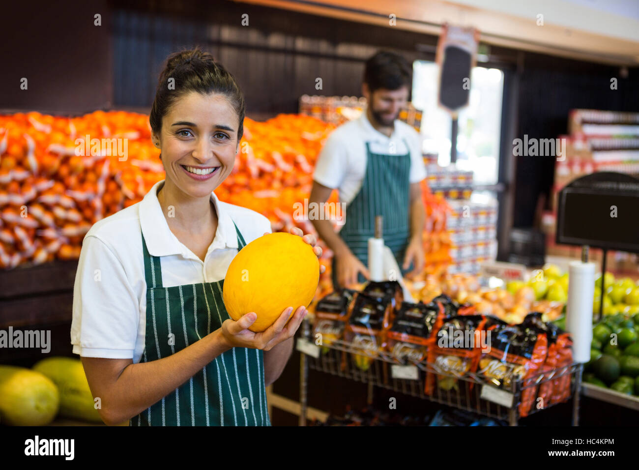 Supermarket staff hi-res stock photography and images - Alamy
