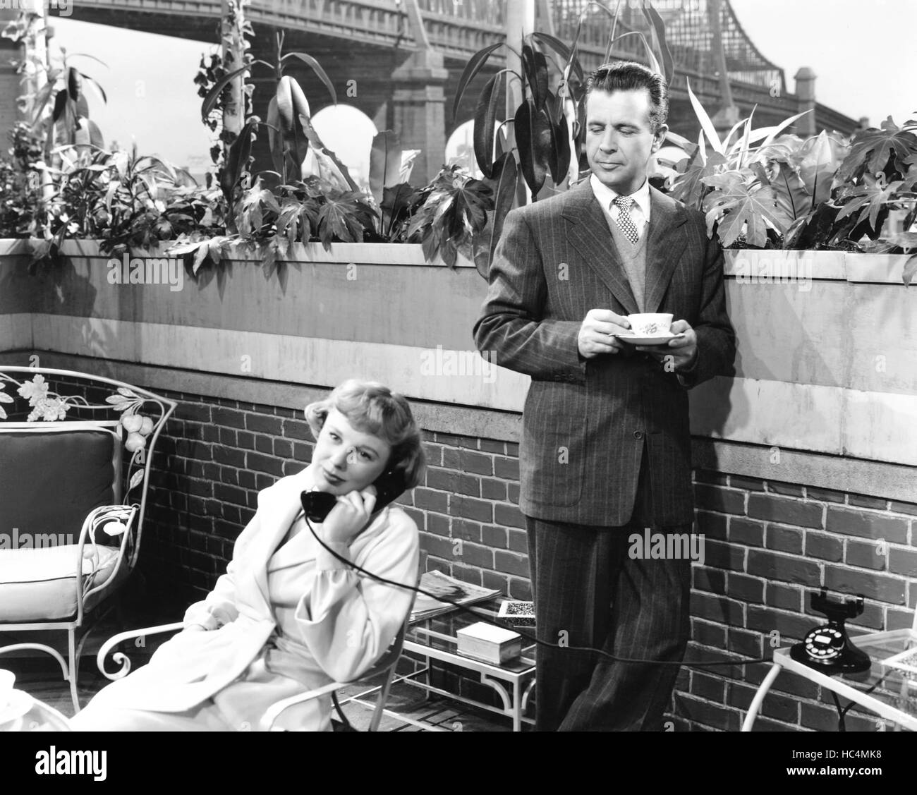 RIGHT CROSS, from left: June Allyson, Dick Powell, 1950 Stock Photo - Alamy