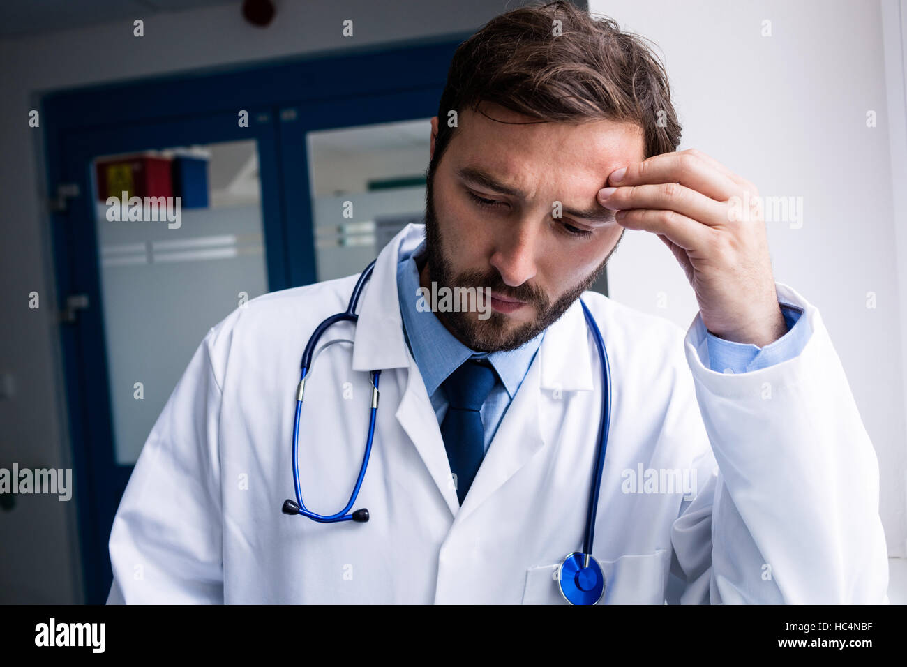 Sad doctor hi-res stock photography and images - Alamy