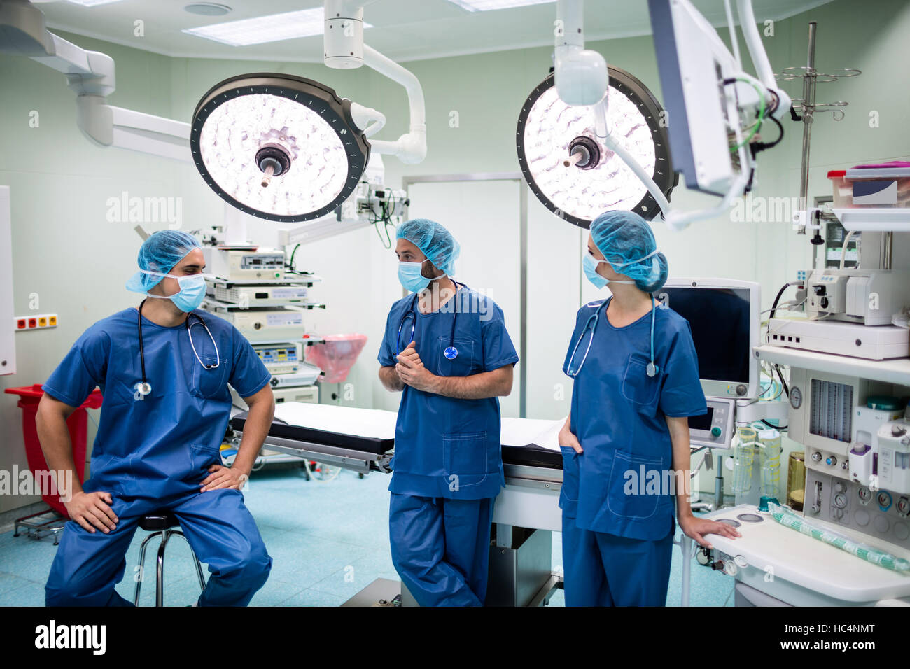Computer Operation Staff High Resolution Stock Photography and Images ...