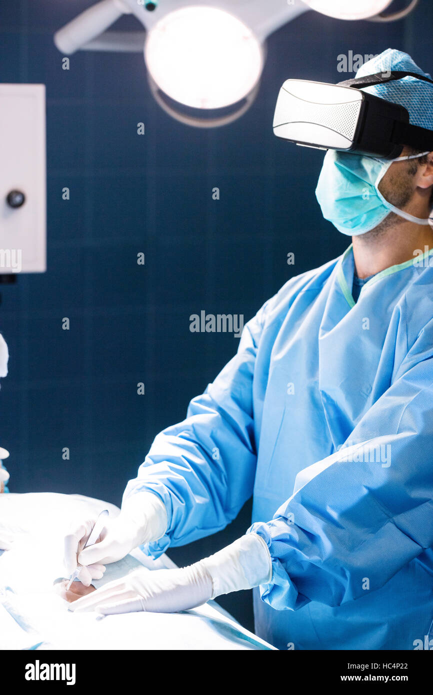 Virtual operation hi-res stock photography and images - Alamy