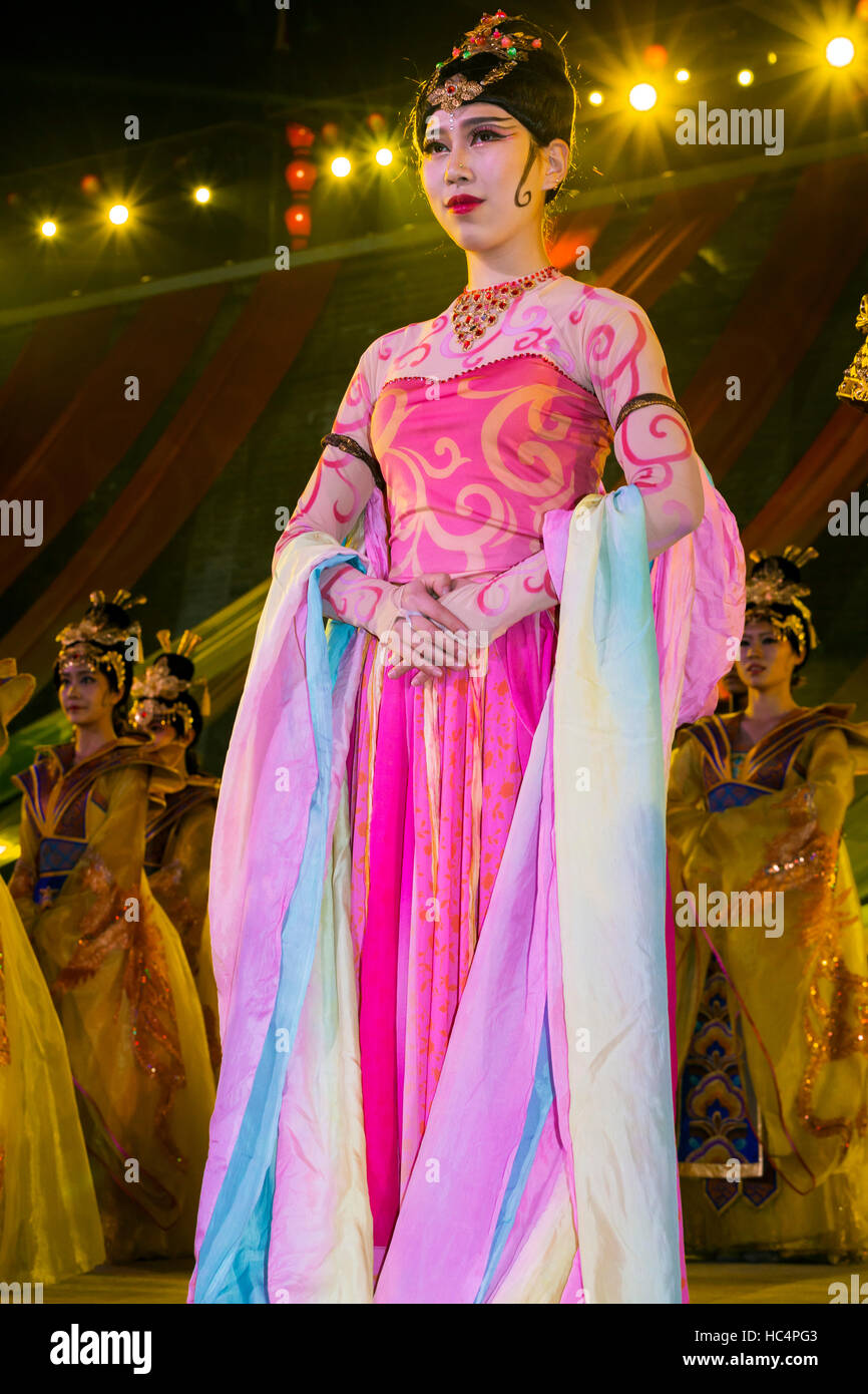 Performers at Chinese cultural show, Xian, China Stock Photo - Alamy