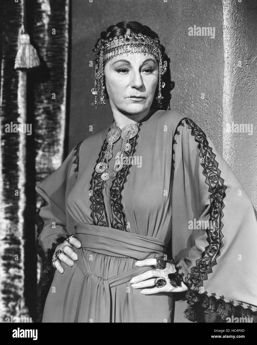 SALOME, Judith Anderson, 1953 Stock Photo - Alamy