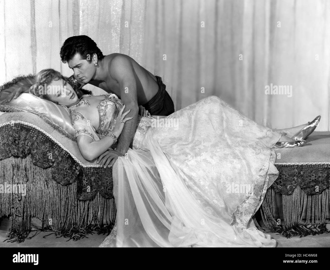THE PRINCE WHO WAS A THIEF, Piper Laurie, Tony Curtis, 1951 Stock Photo ...
