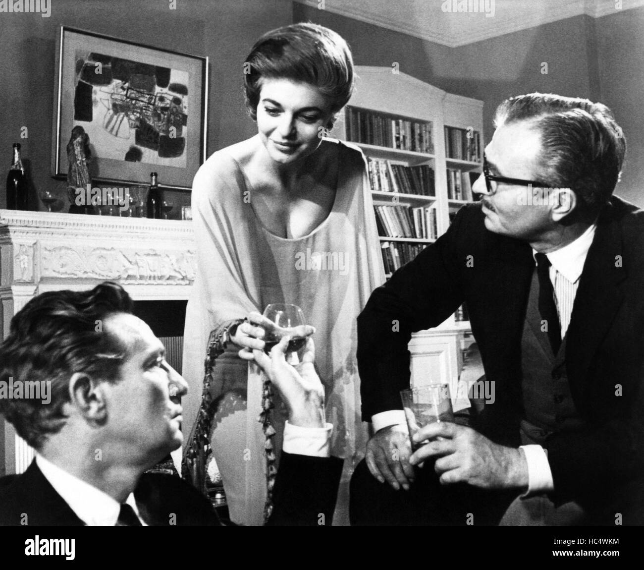 THE PUMPKIN EATER, Peter Finch, Anne Bancroft, James Mason, 1964 Stock ...