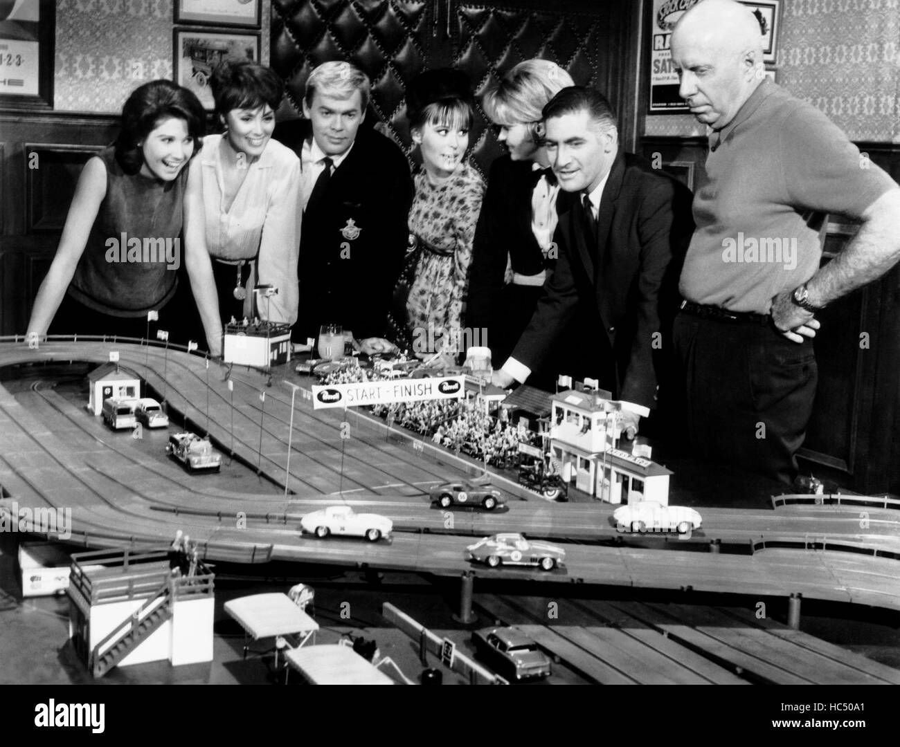 RED LINE 7000, director Howard Hawks, far right, on-set, 1965 Stock ...