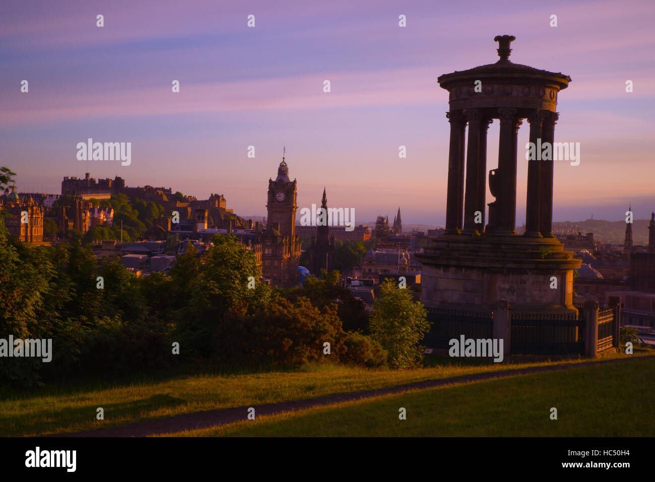 Edinburgh castle carlton hill hi-res stock photography and images - Alamy
