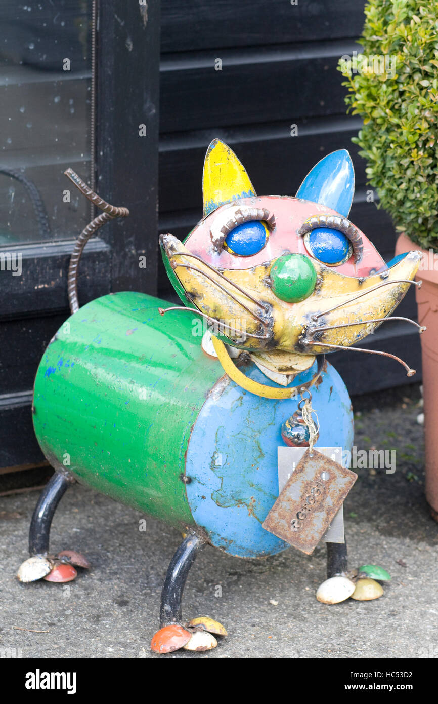 Recycled metal garden art hi-res stock photography and images - Alamy