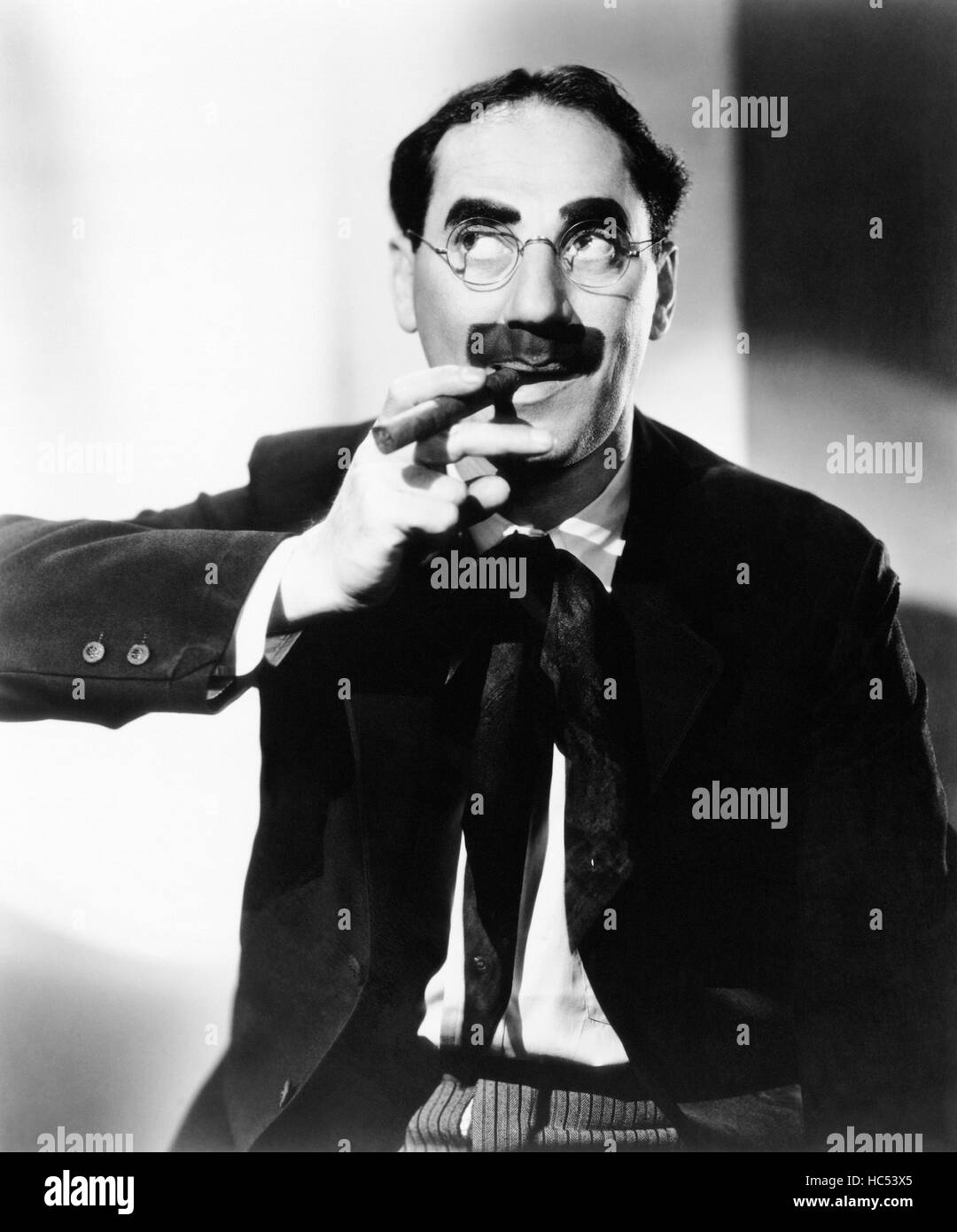 ROOM SERVICE, Groucho Marx, 1938 Stock Photo - Alamy