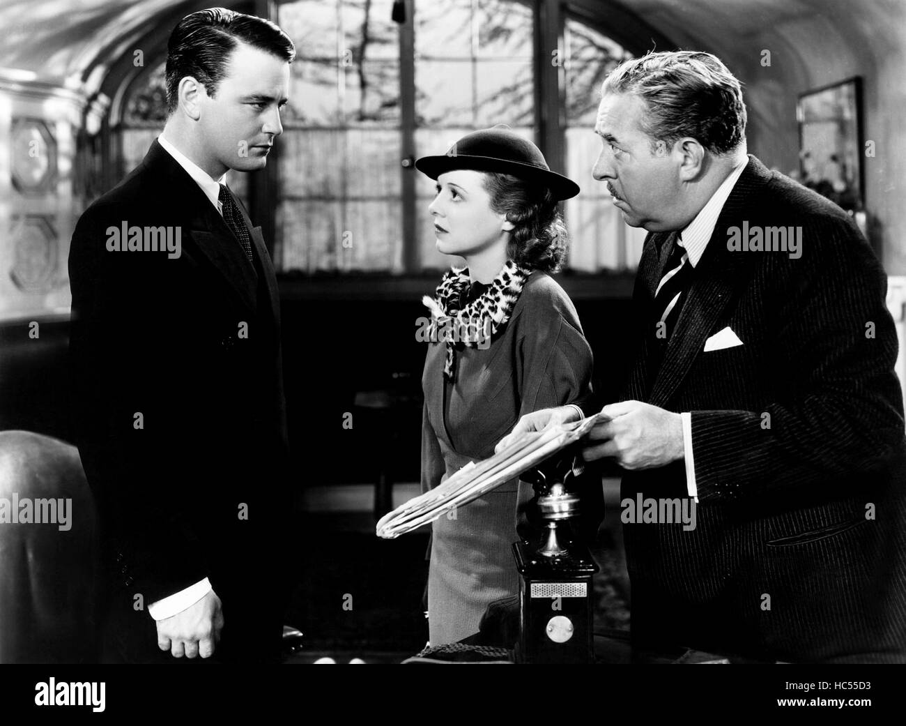 SERVANTS' ENTRANCE, from left, Lew Ayres, Janet Gaynor, Walter Connolly ...