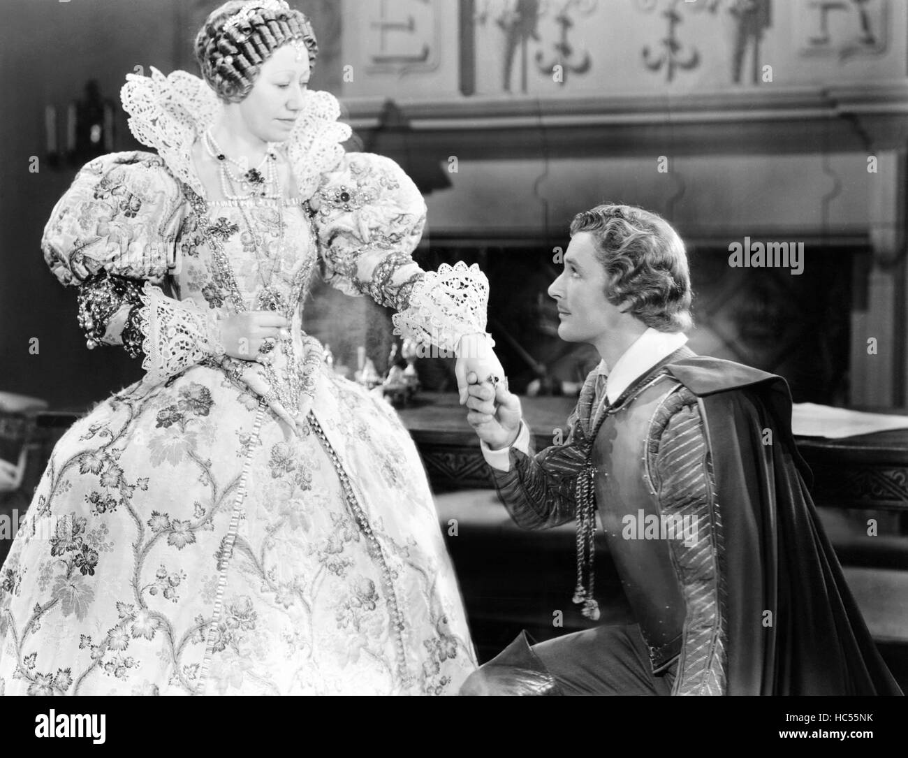 THE SEA HAWK, from left: Flora Robson as Queen Elizabeth I, Errol Flynn ...