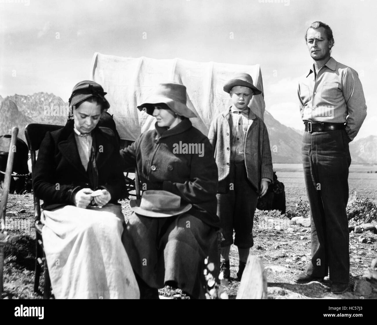 SHANE, from left, Ellen Corby, Jean Arthur, Brandon de Wilde, Alan Ladd ...