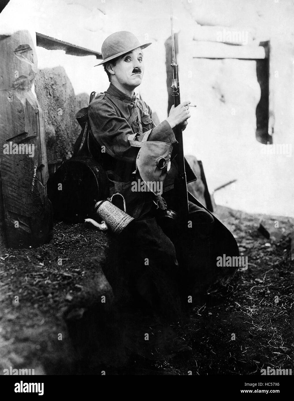 SHOULDER ARMS, Charlie Chaplin, 1918 Stock Photo - Alamy