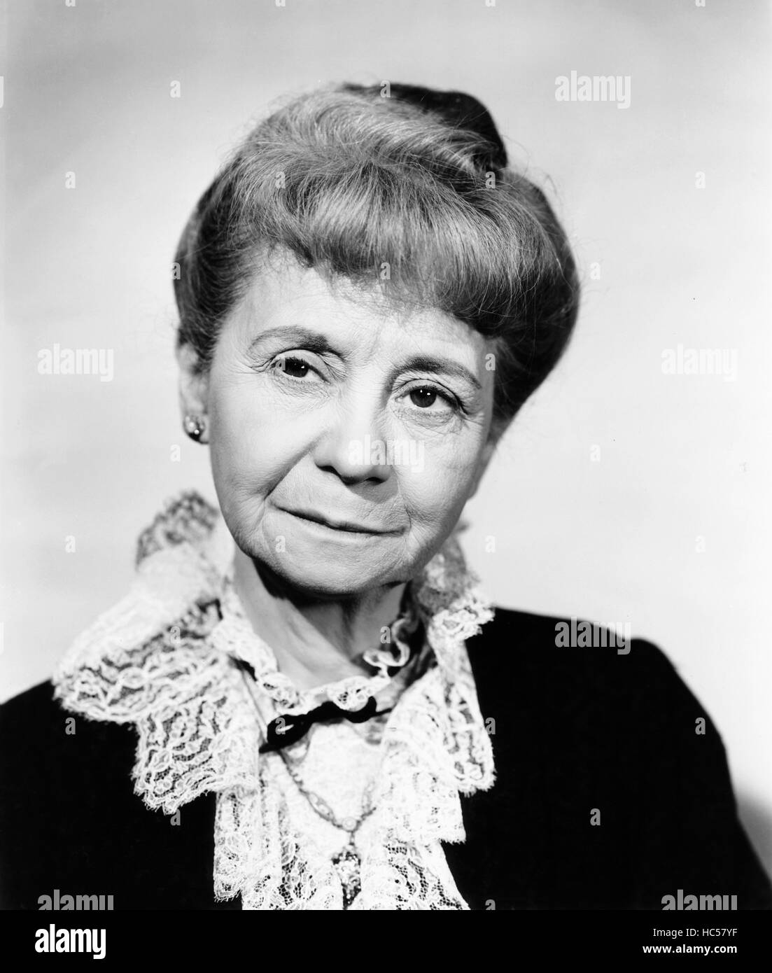 SHE'S A SOLDIER TOO, Ida Moore, 1944 Stock Photo - Alamy