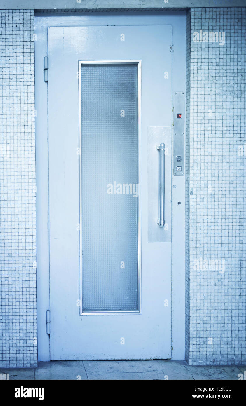 Old lift doors hi-res stock photography and images - Alamy