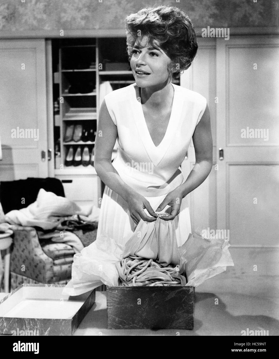 THE SLENDER THREAD, Anne Bancroft, 1965 Stock Photo - Alamy