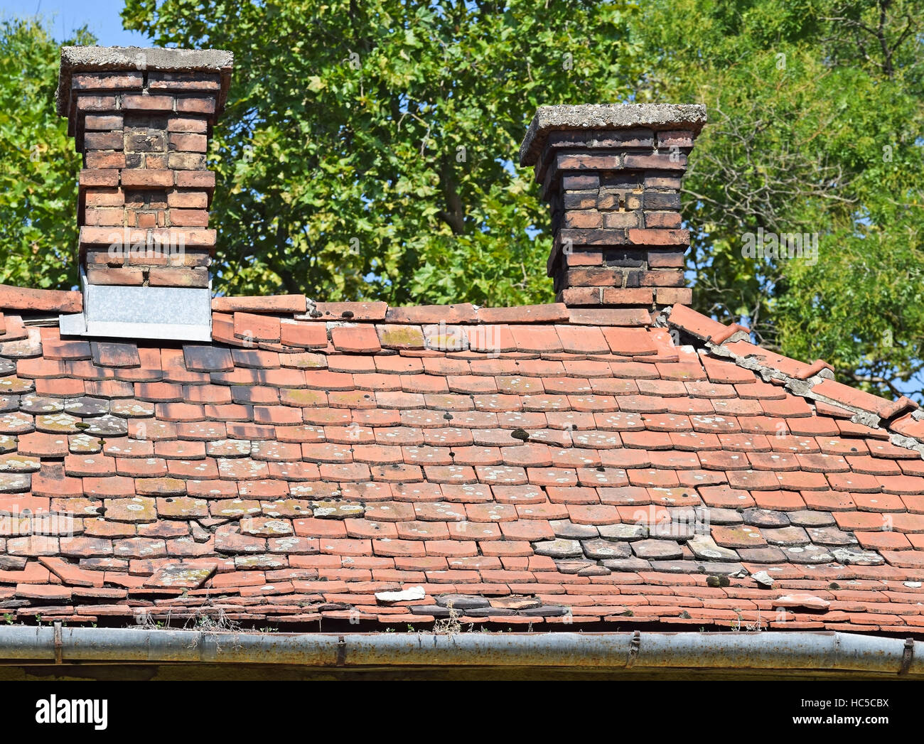 Old run down brick wall eaves hi-res stock photography and images - Alamy