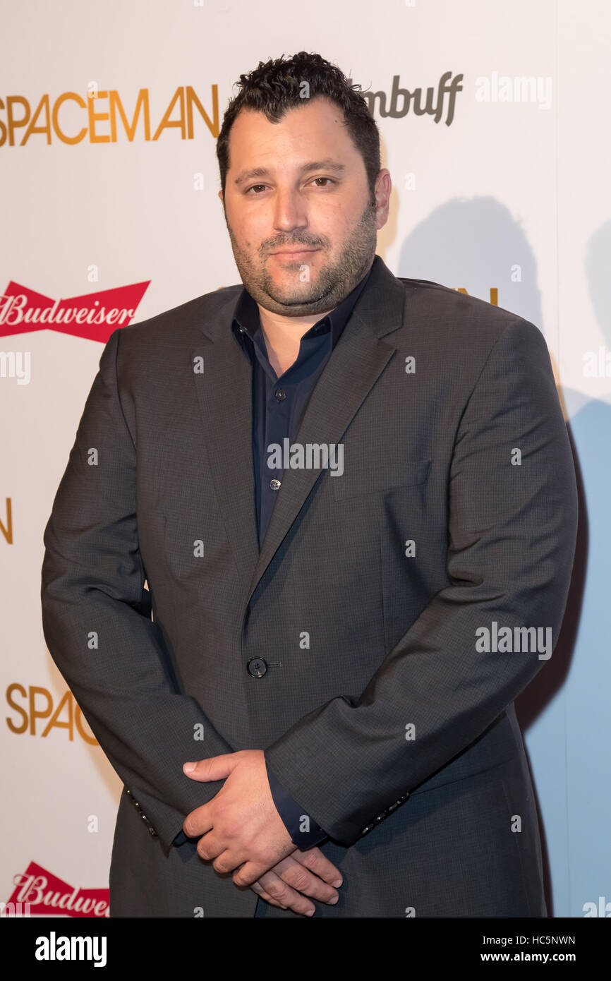 Brett Rapkin attending the premiere of Orion Pictures' 'Spaceman' at ...