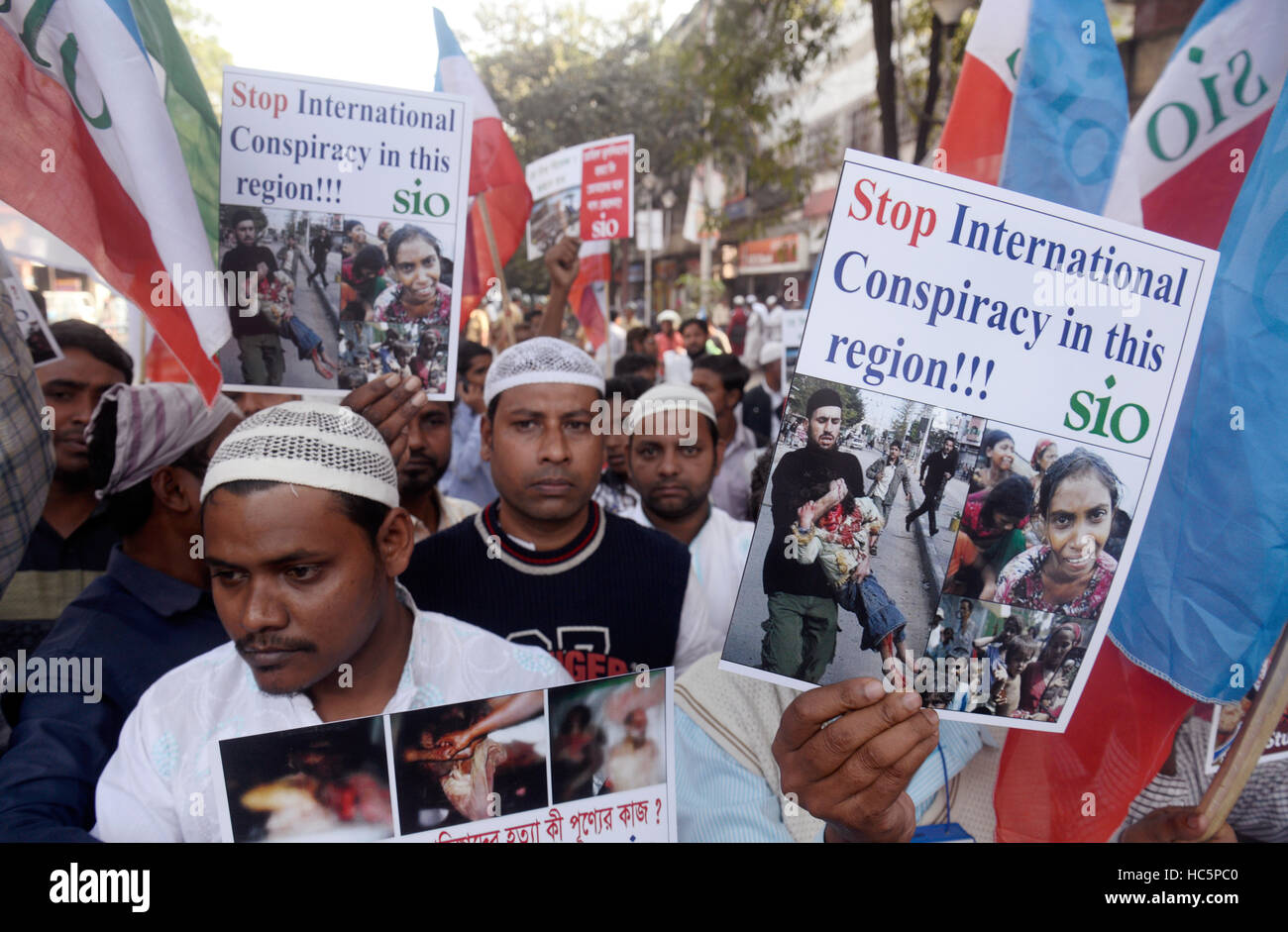 Indian muslim participate in hi-res stock photography and images - Alamy