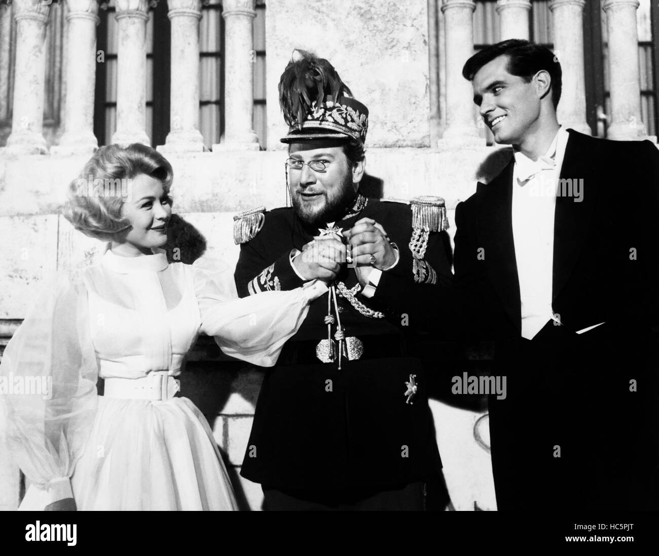 ROMANOFF AND JULIET, from left, Sandra Dee, Peter Ustinov, John Gavin ...