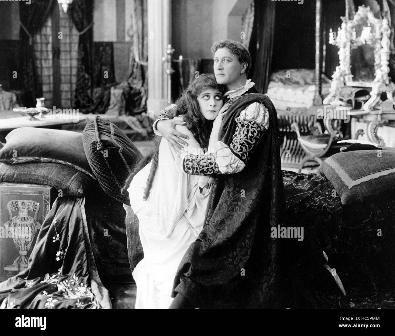 ROMEO AND JULIET, Theda Bara, Harry Hilliard, 1916 Stock Photo - Alamy
