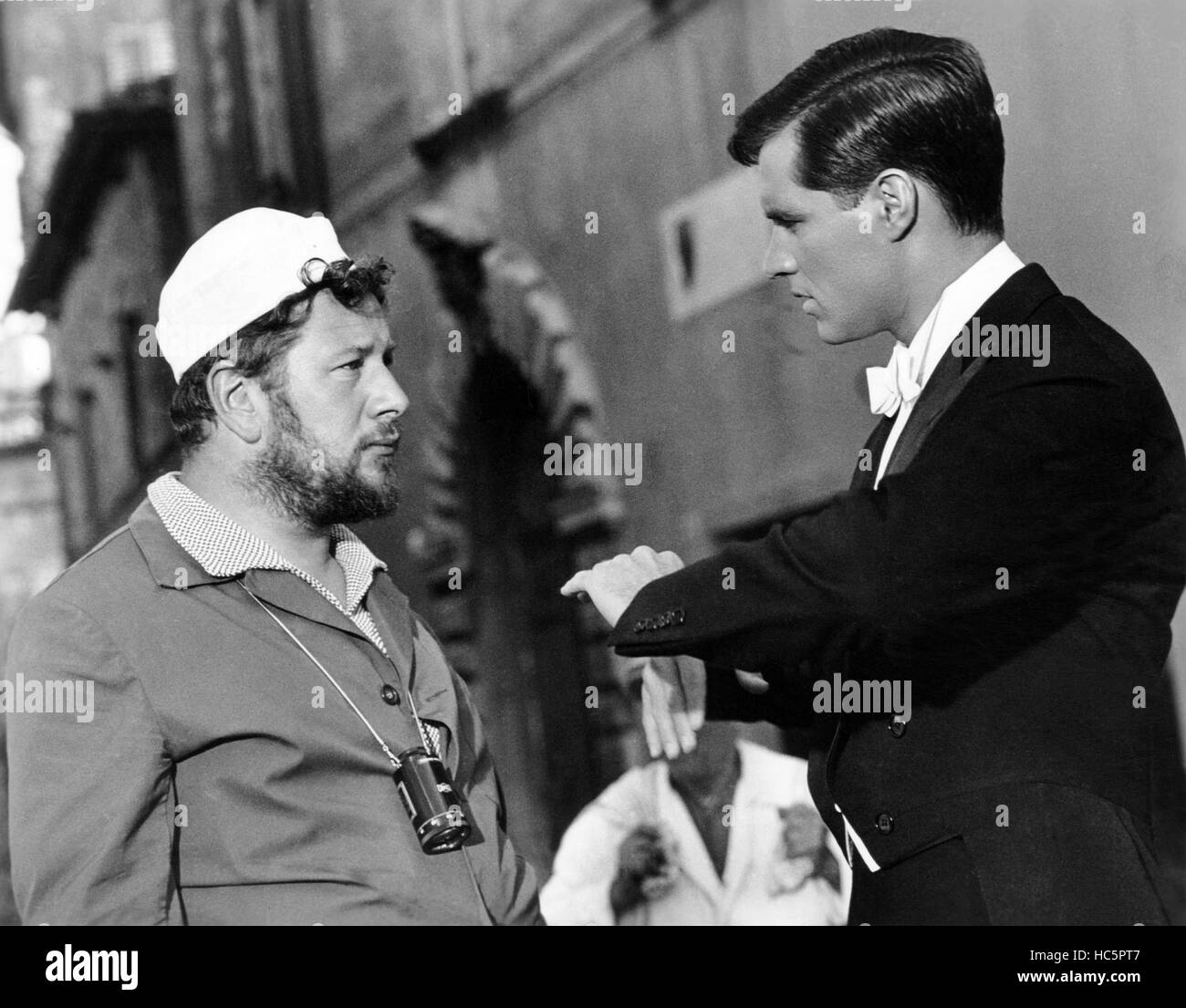 ROMANOFF AND JULIET, from left: actor-director-writer Peter Ustinov ...