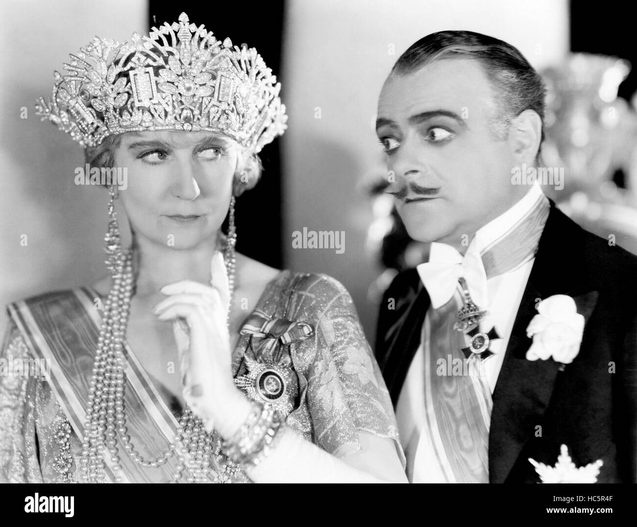 THE ROYAL BED, Nance O'Neil, Lowell Sherman, 1931 Stock Photo - Alamy