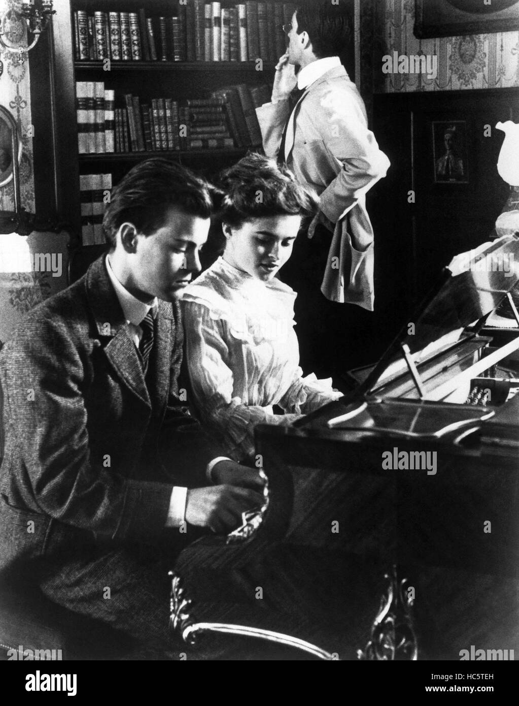 A ROOM WITH A VIEW, Helena Bonham Carter (center), 1985, (c)Cinecom ...