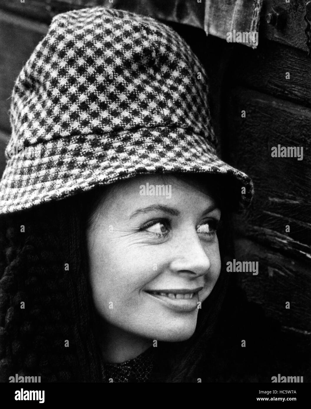 Ryans Daughter Sarah Miles Wearing An Irish Tweed Hat On Location