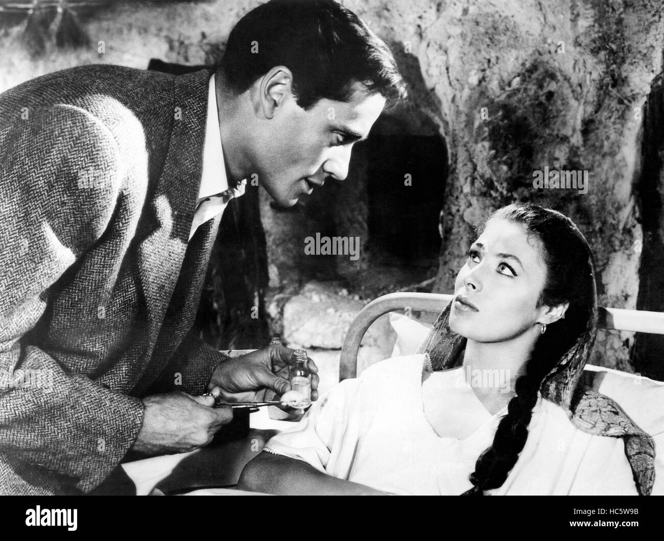SAADIA, from left: Mel Ferrer, Rita Gam, 1953 Stock Photo - Alamy