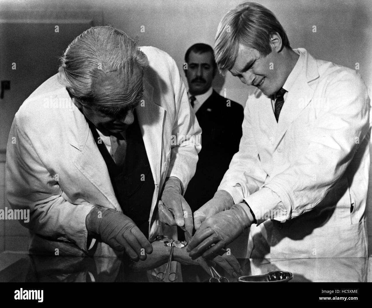 SCREAM AND SCREAM AGAIN, Kenneth Benda, Alfred Marks (background ...