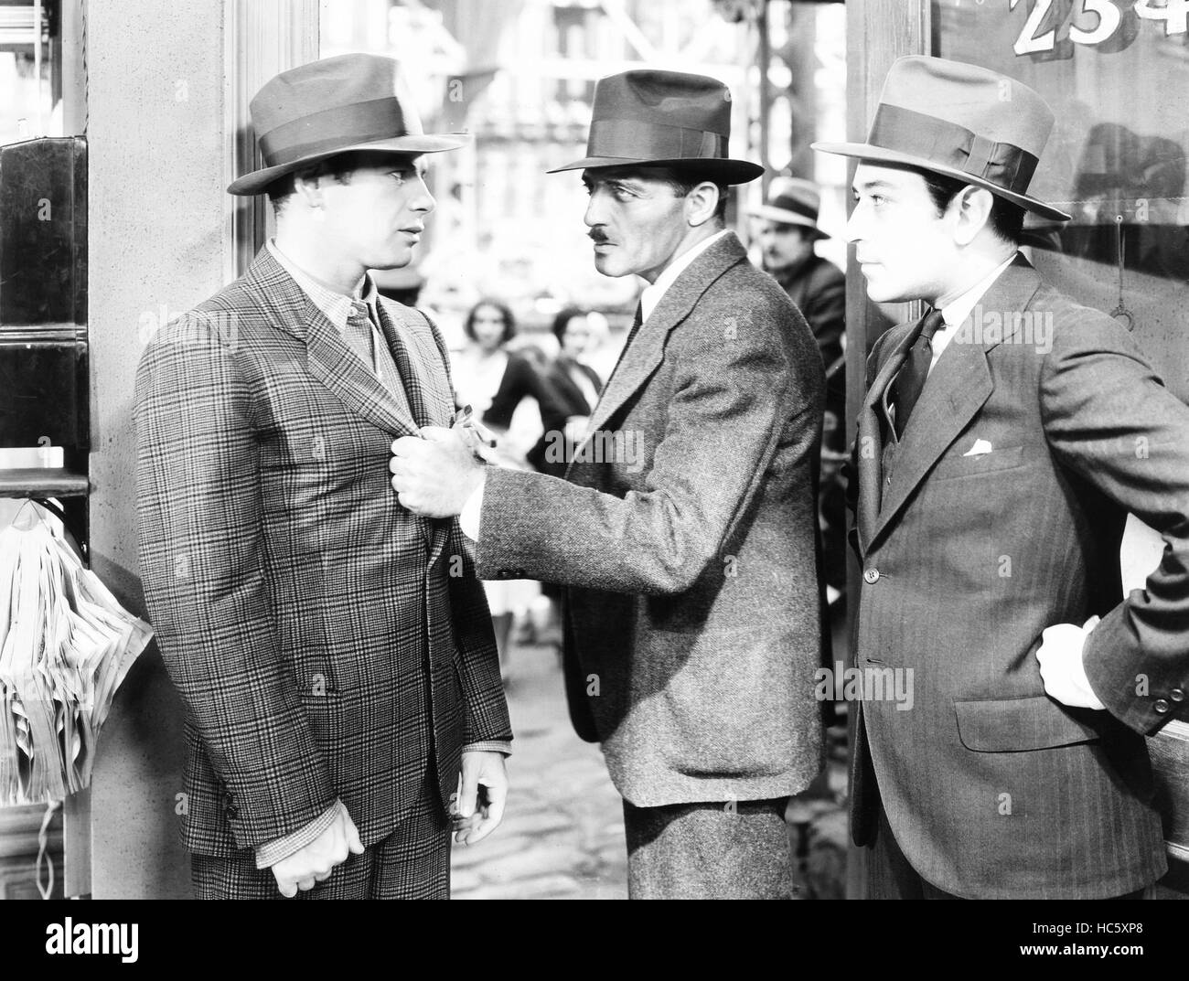 SCARFACE, from left: Paul Muni, C. Henry Gordon, George Raft, 1932 ...