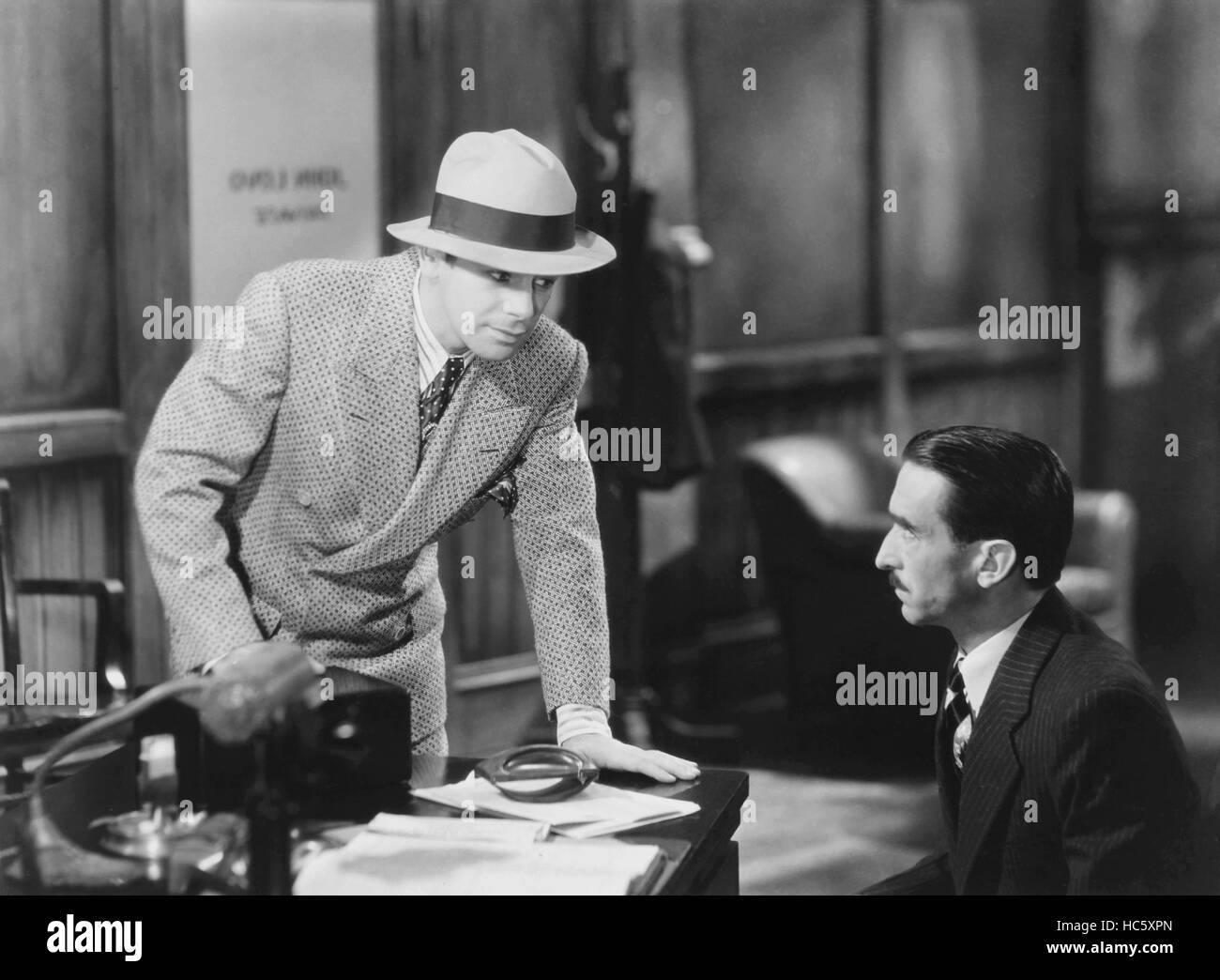 SCARFACE, from left: Paul Muni, Osgood Perkins, 1932 Stock Photo - Alamy