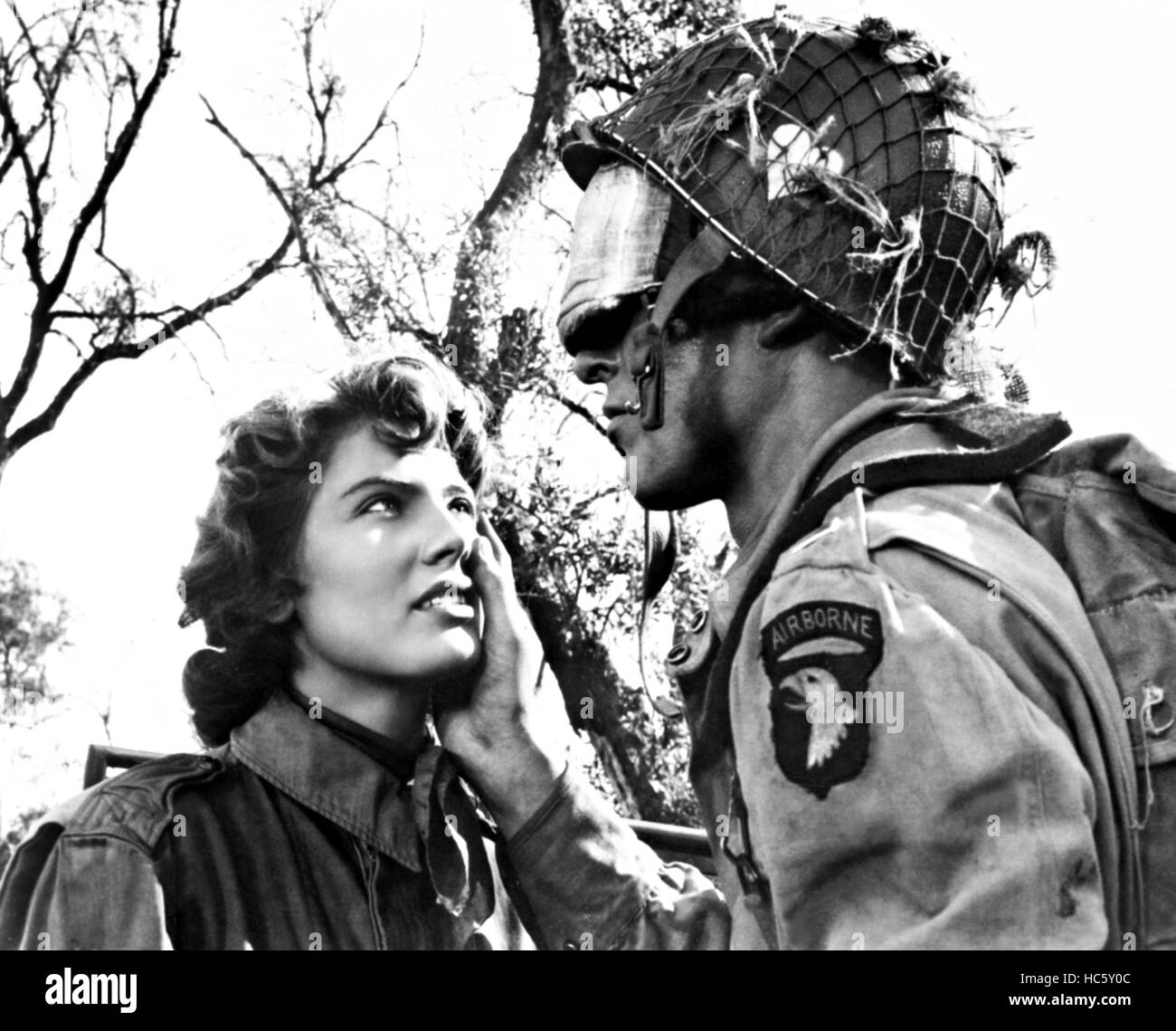 SCREAMING EAGLES, l-r: Jacqueline Beer, Tom Tryon, 1956 Stock Photo - Alamy