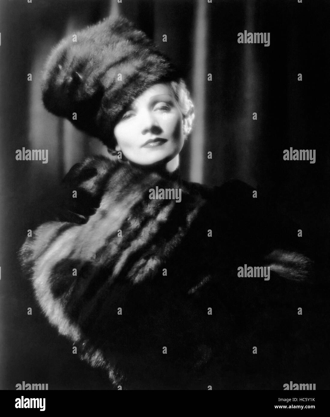 THE SCARLET EMPRESS, Marlene Dietrich, 1934 Stock Photo - Alamy
