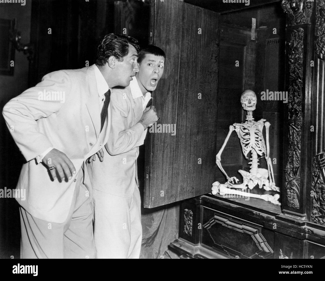 SCARED STIFF, from left: Dean Martin, Jerry Lewis, 1953 Stock Photo - Alamy