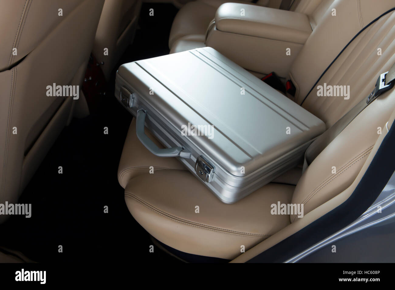 Luggage strap on vintage car hi-res stock photography and images - Alamy