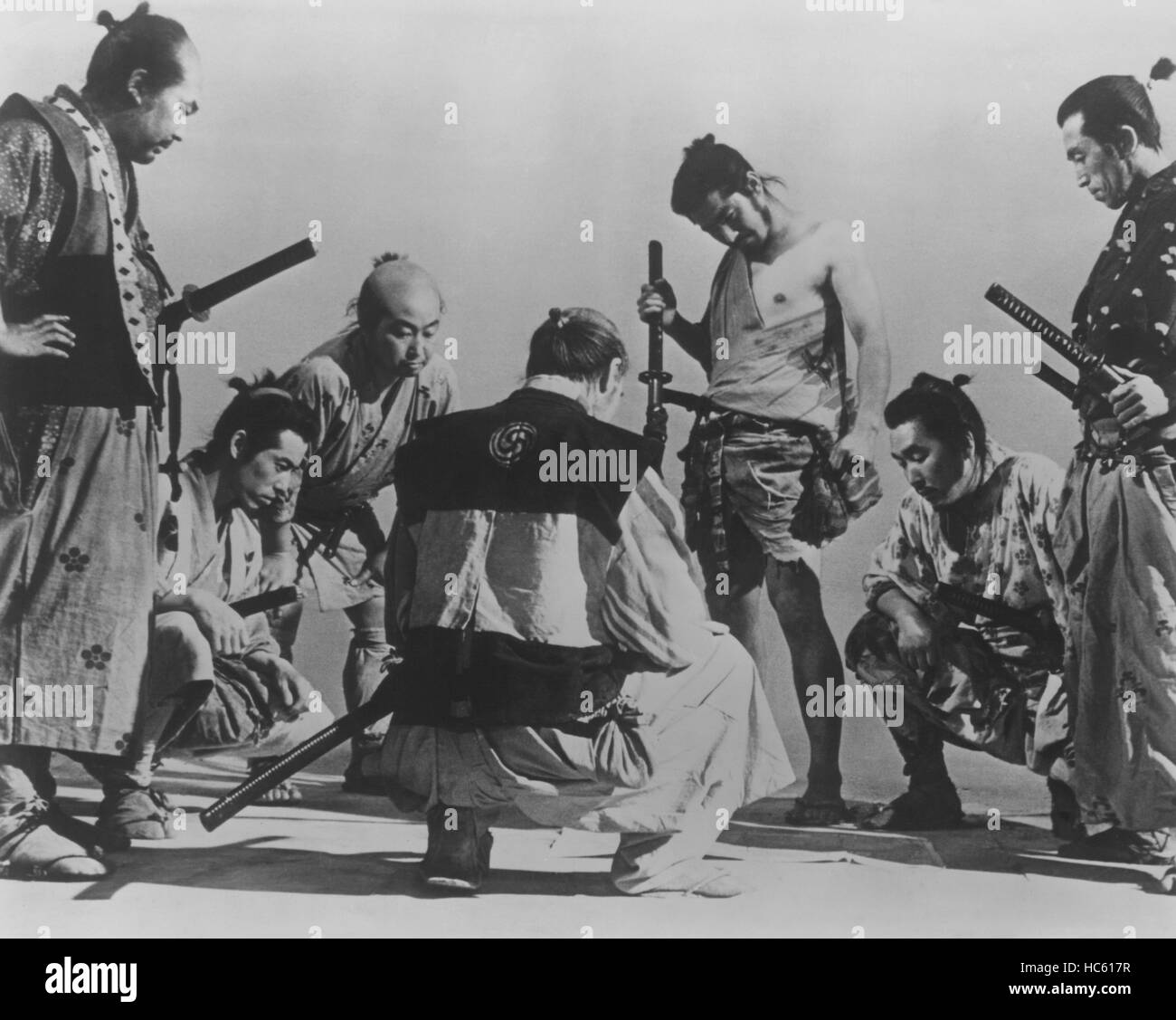 SEVEN SAMURAI, (aka SHICHININ NO SAMURAI), from left: Minoru Chiaki ...
