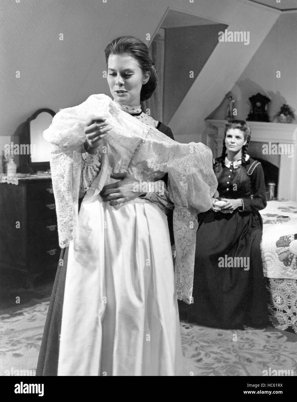 SHENANDOAH, from front: Rosemary Forsyth, Katharine Ross, 1965 Stock ...