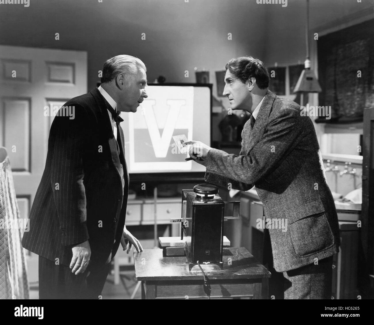 SHERLOCK HOLMES IN WASHINGTON, Nigel Bruce, Basil Rathbone, 1943 Stock ...