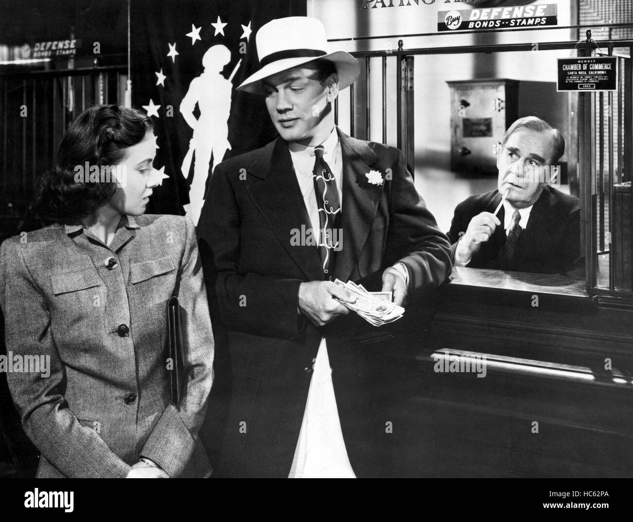 SHADOW OF A DOUBT, Teresa Wright, Joseph Cotten, Henry Travers, 1943 ...