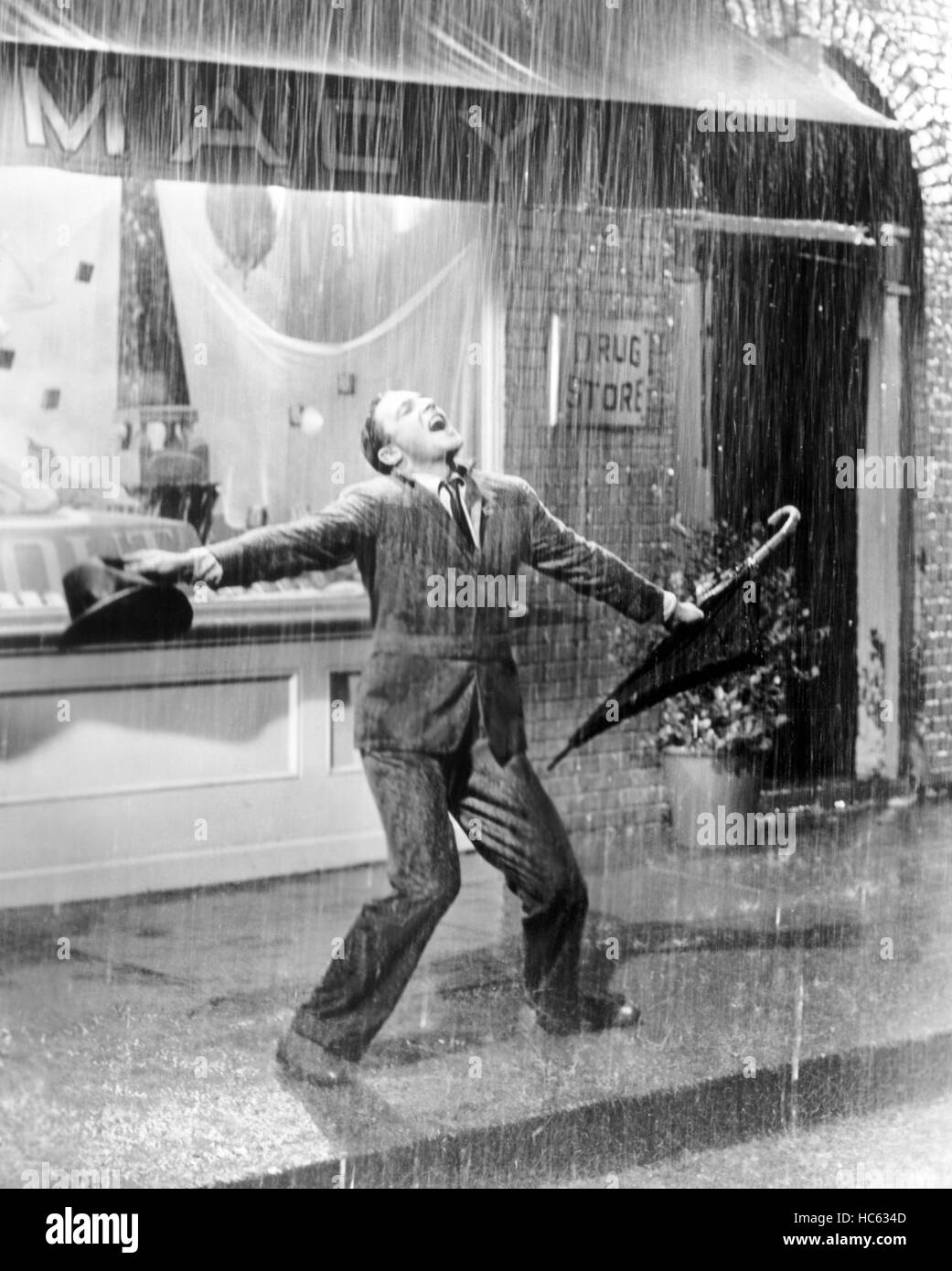 SINGIN' IN THE RAIN, Gene Kelly, 1952 Stock Photo - Alamy